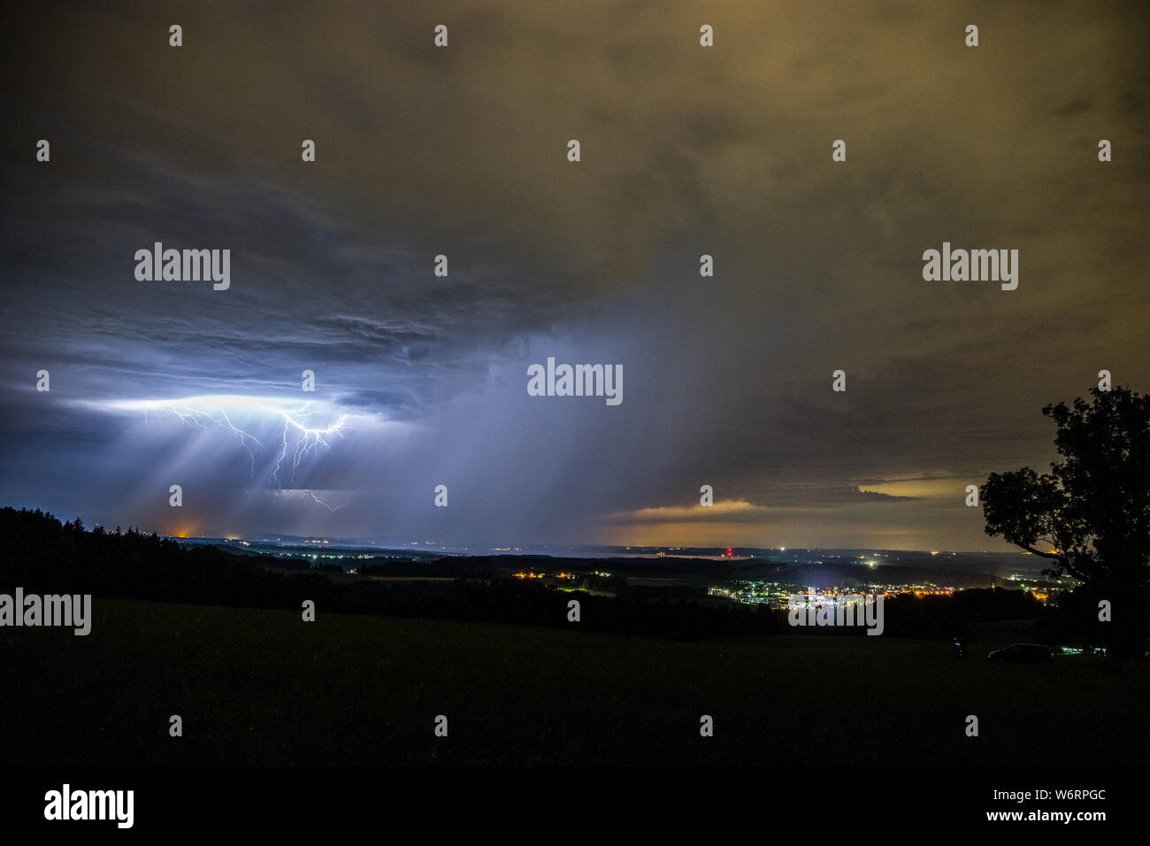 Regen gewitter hi-res stock photography and images - Alamy