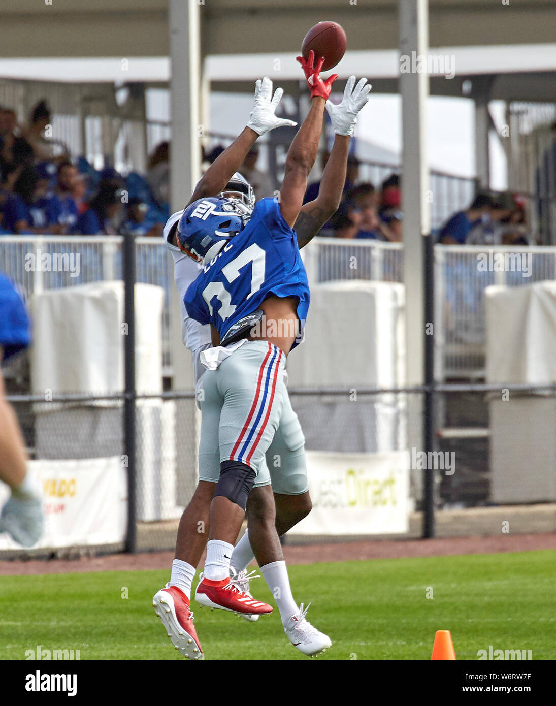 Julian russell hi-res stock photography and images - Alamy