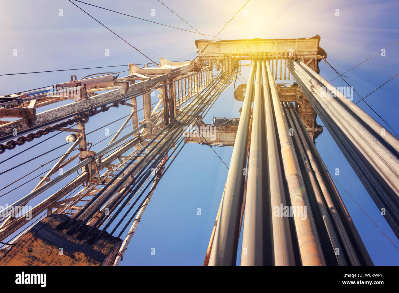 Onshore land rig in oil and gas industry Stock Photo - Alamy