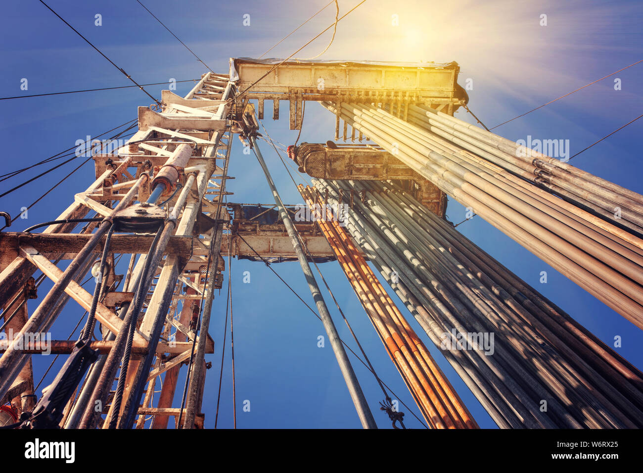 Onshore land rig in oil and gas industry Stock Photo - Alamy