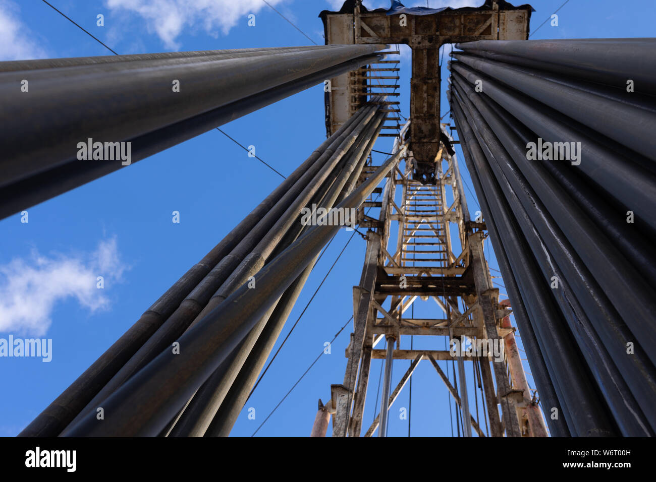 Onshore land rig in oil and gas industry Stock Photo - Alamy