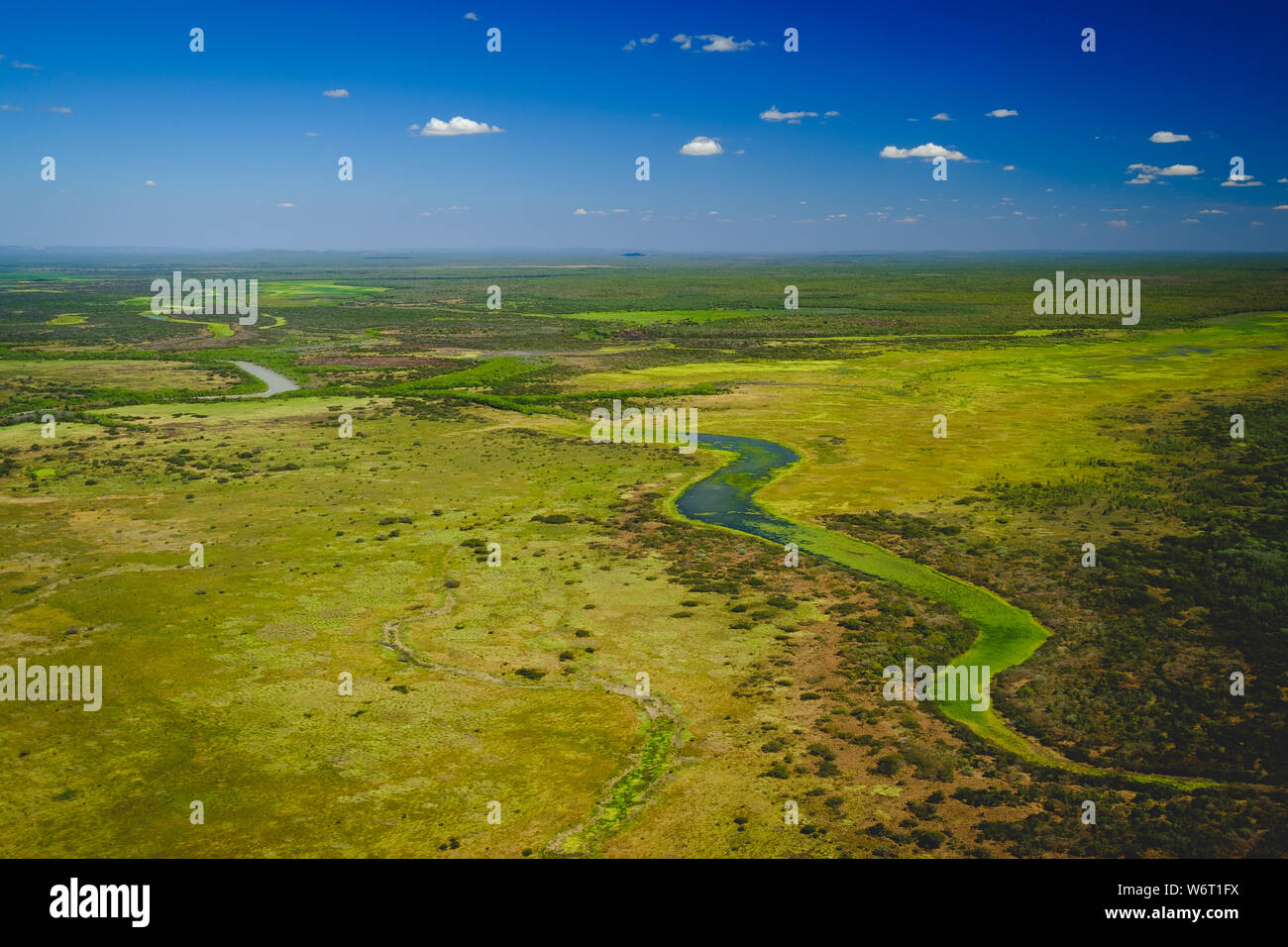 Green landscape top view hi-res stock photography and images - Alamy