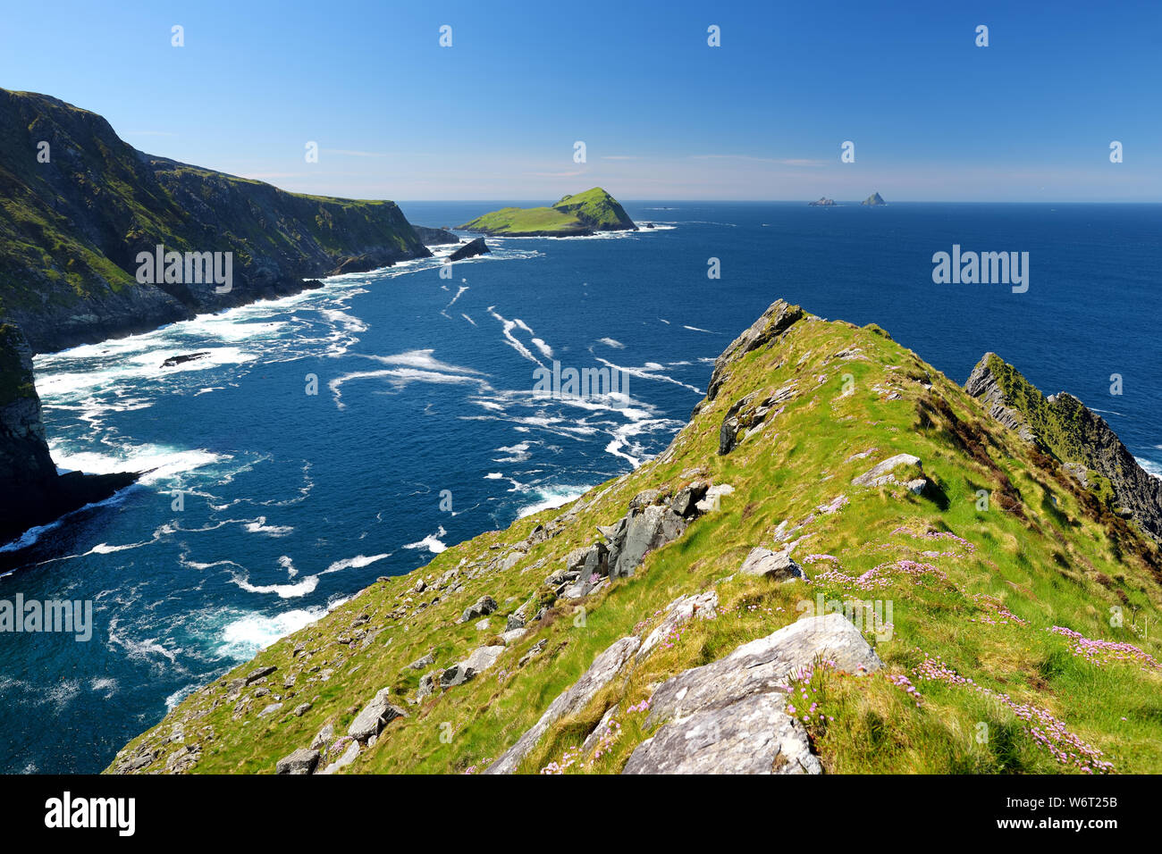 Amazing wave lashed Kerry Cliffs, widely accepted as the most ...
