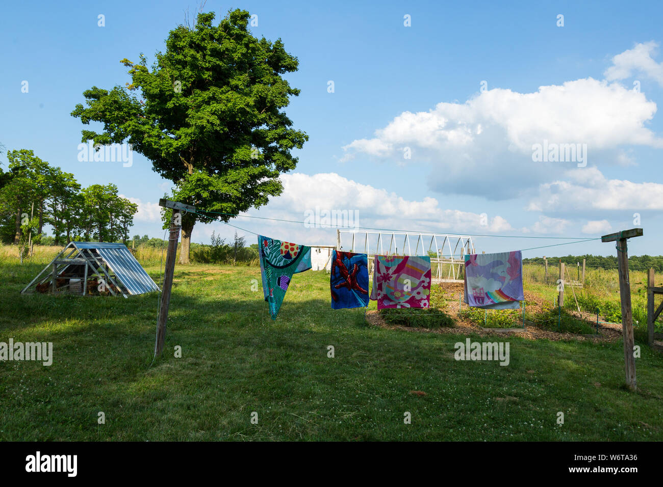 Clothesline garden hi-res stock photography and images - Alamy