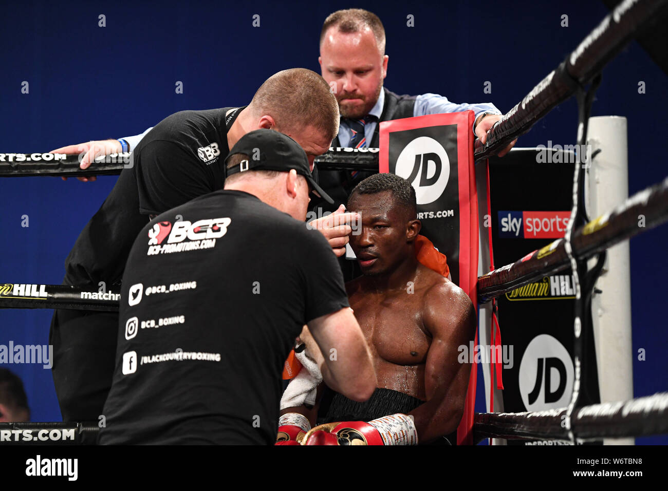 Anthony fowler boxer hi-res stock photography and images - Alamy