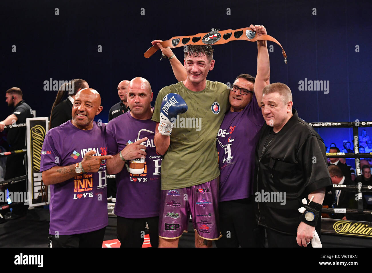 Anthony fowler boxer hi-res stock photography and images - Alamy