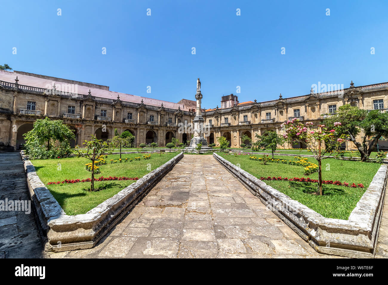 Portuguese baroque style chapel hi-res stock photography and images - Alamy