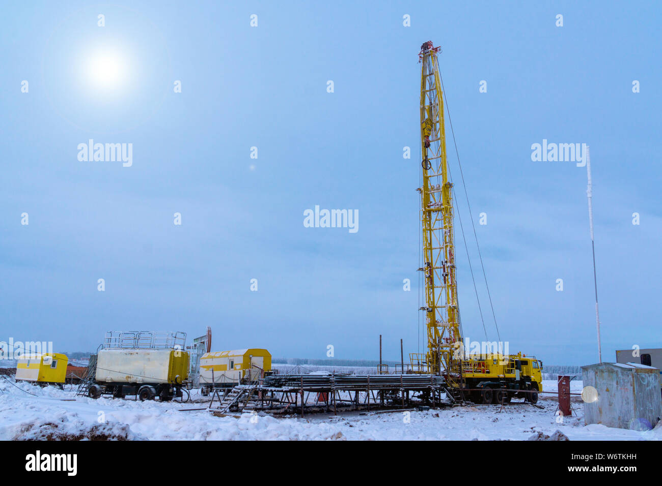 Supports offshore drilling rig in the shipyard for maintenance ...