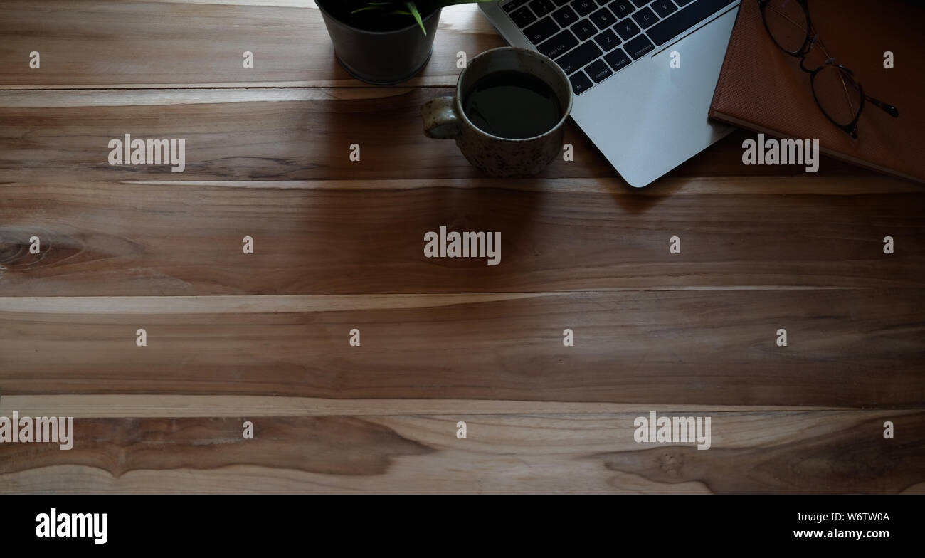 Overhead shot desktop hi-res stock photography and images - Alamy