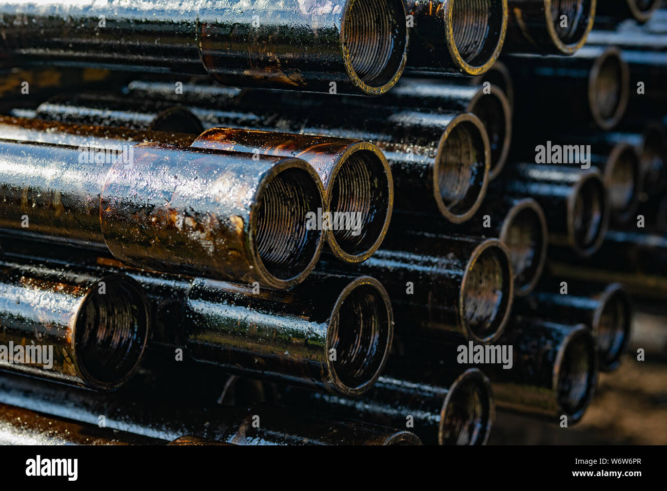 Drilling of oil and gas wells. Drill pipe inspection. Tubing for oil ...