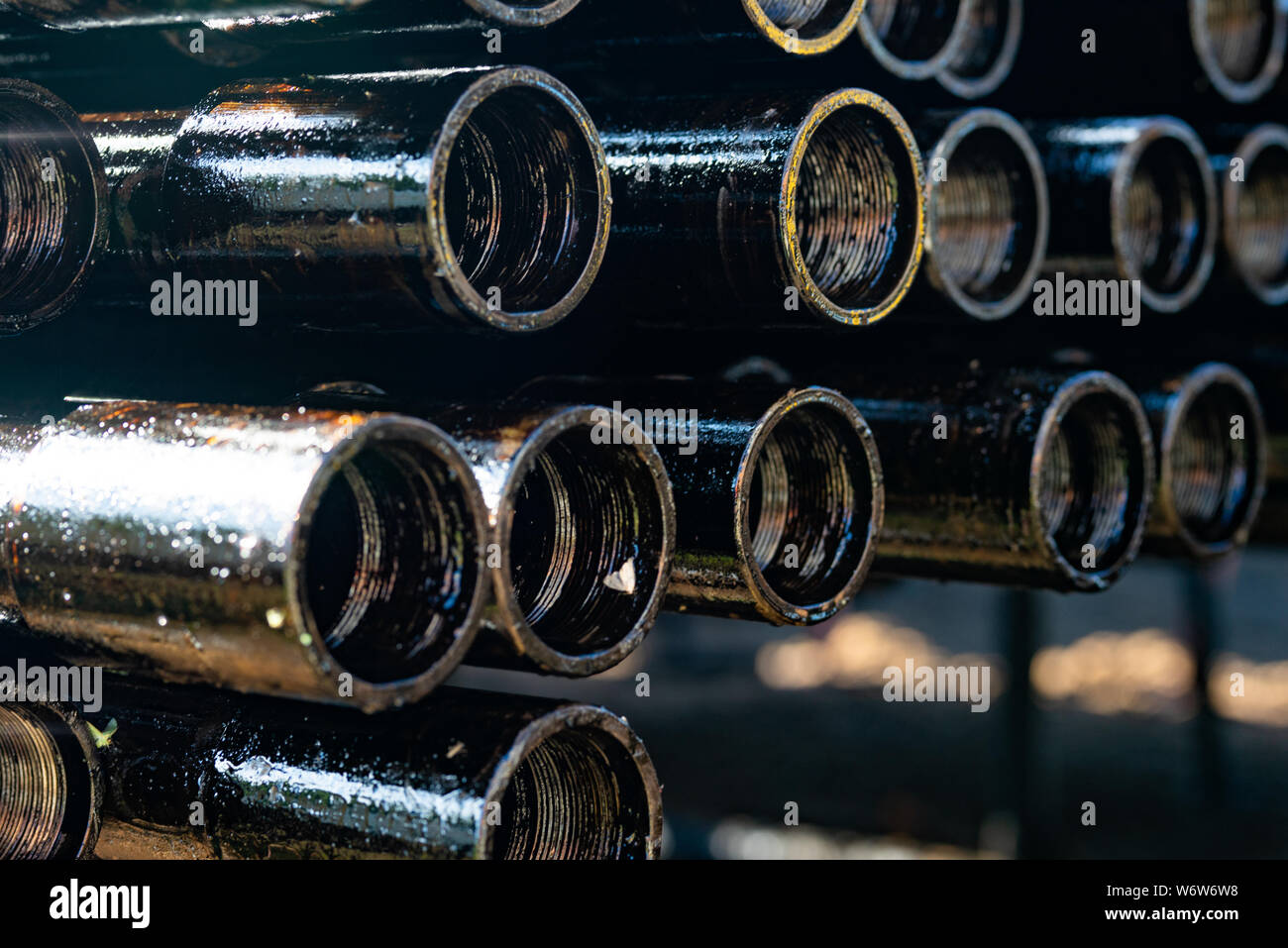 Drilling of oil and gas wells. Drill pipe inspection. Tubing for oil ...