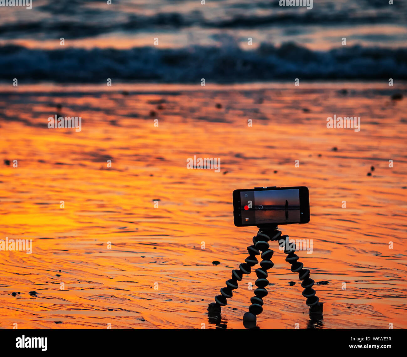 Time lapse sunsets over ocean hi-res stock photography and images - Alamy