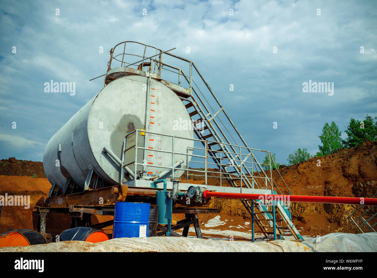 Modern tank and pipeline chemistry factory with large shine tanks for ...