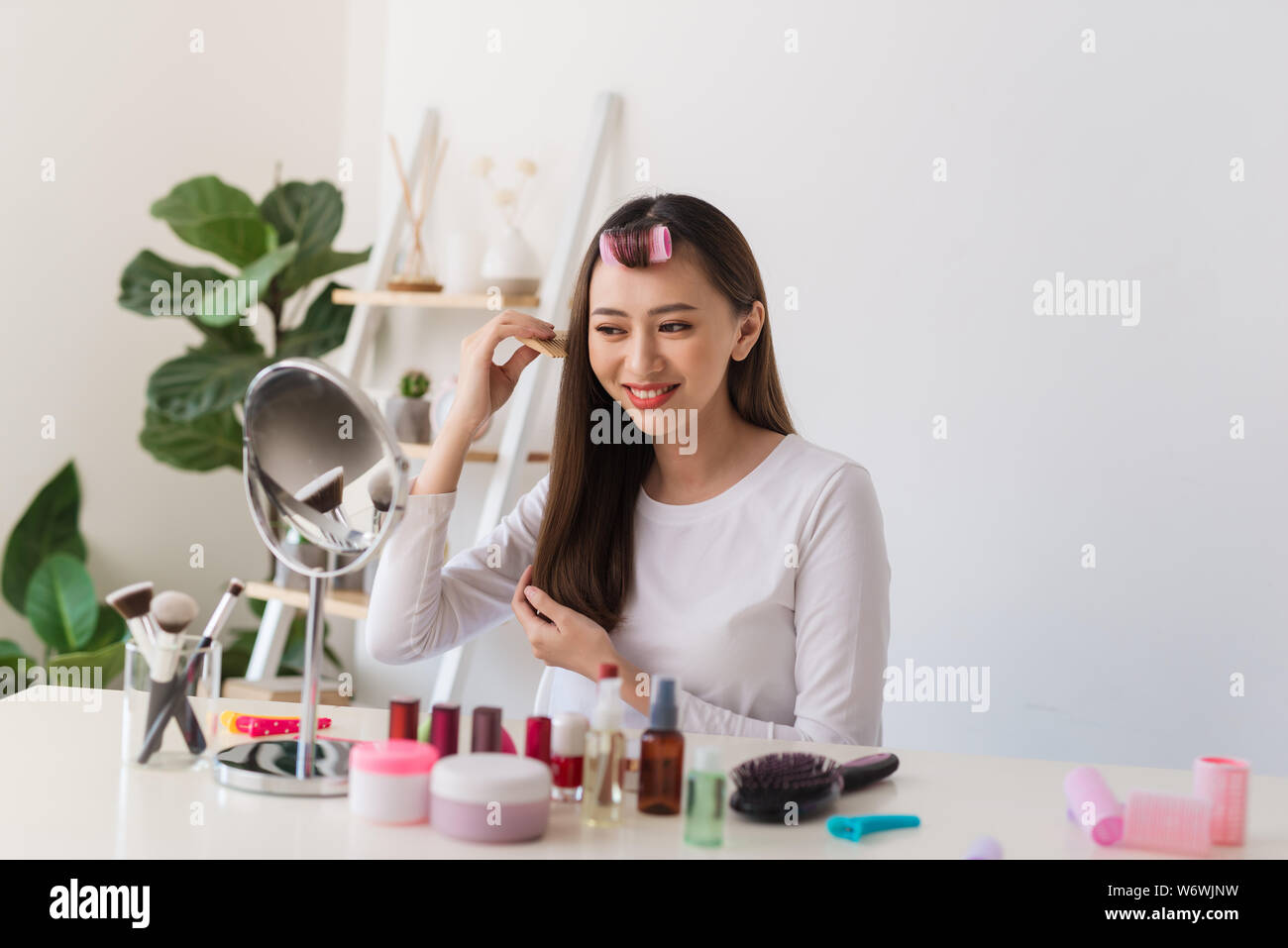 Female blogger hi-res stock photography and images - Alamy