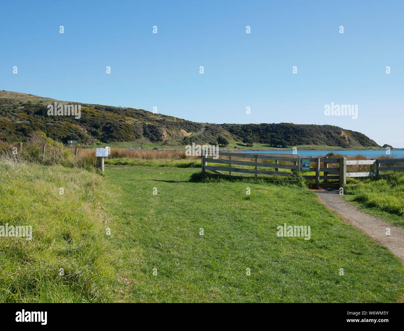 Farm fence hi-res stock photography and images - Alamy
