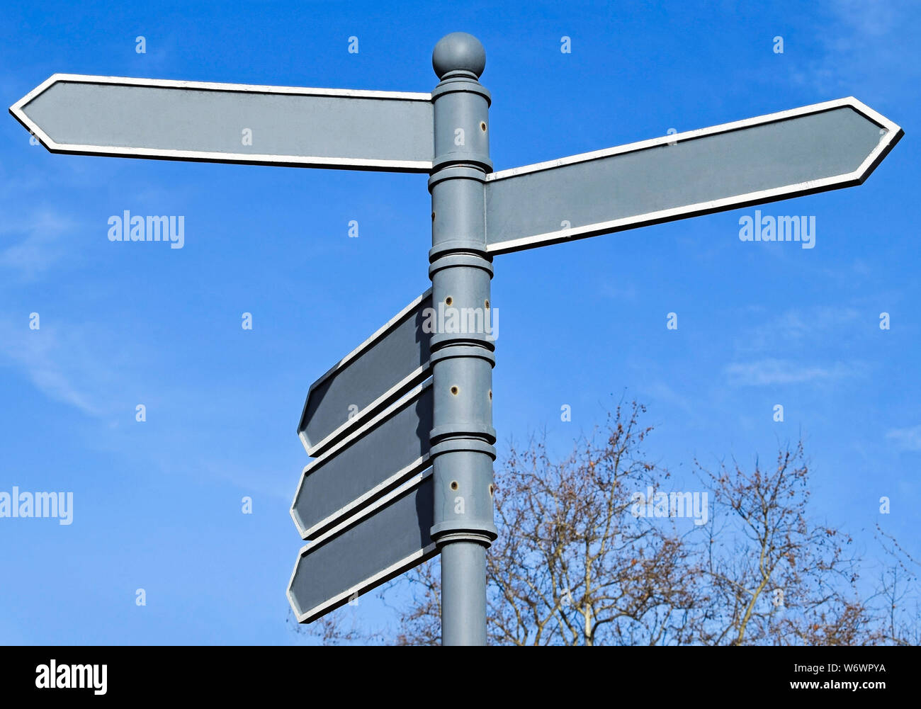 Crossing indicator hi-res stock photography and images - Alamy