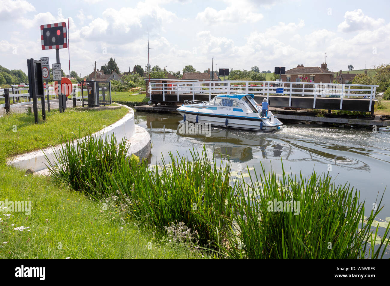 Gloucester and Sharpness Canal, Purton, Gloucestershire, England, UK ...