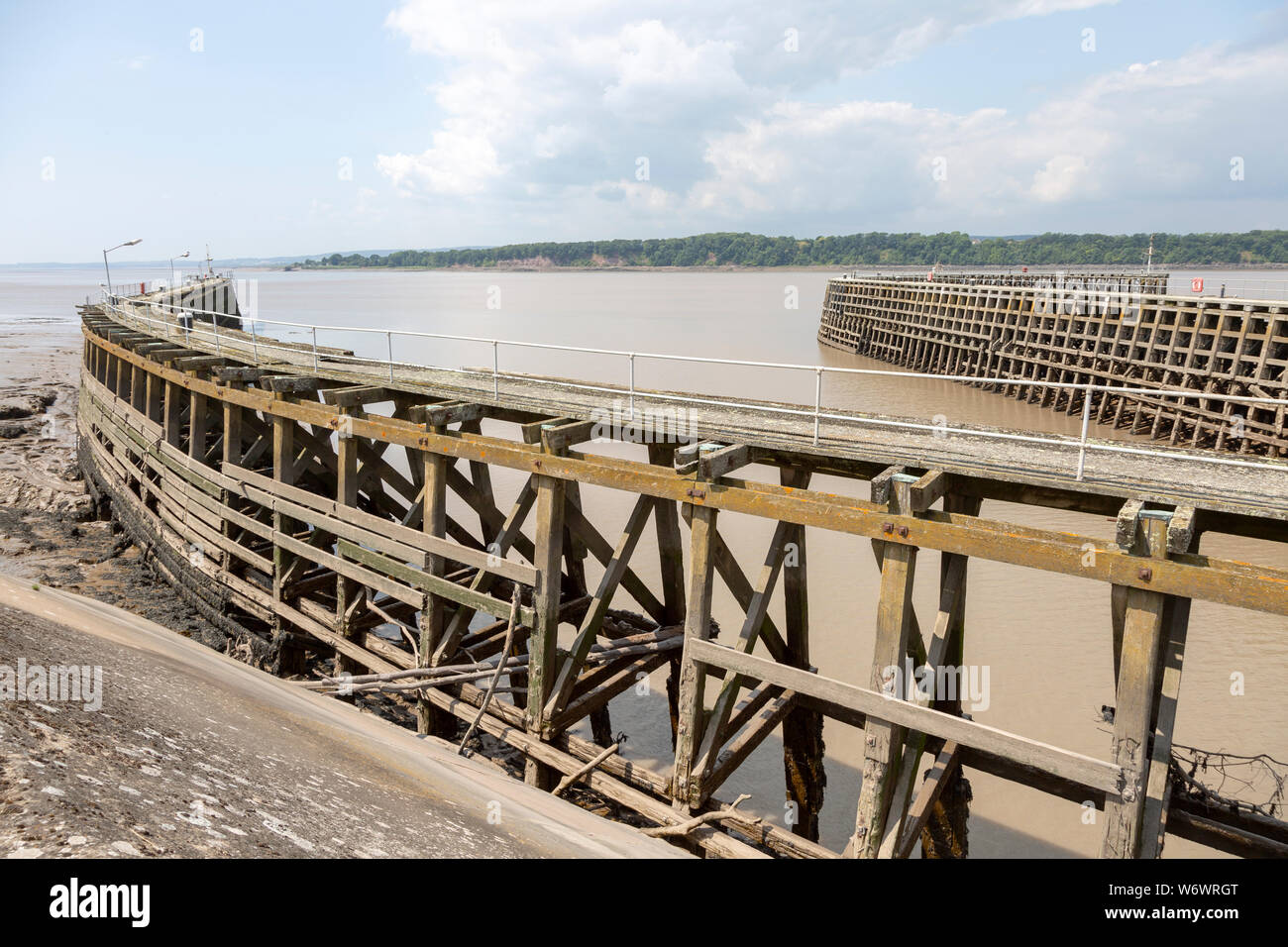 Wood jetties hi-res stock photography and images - Alamy