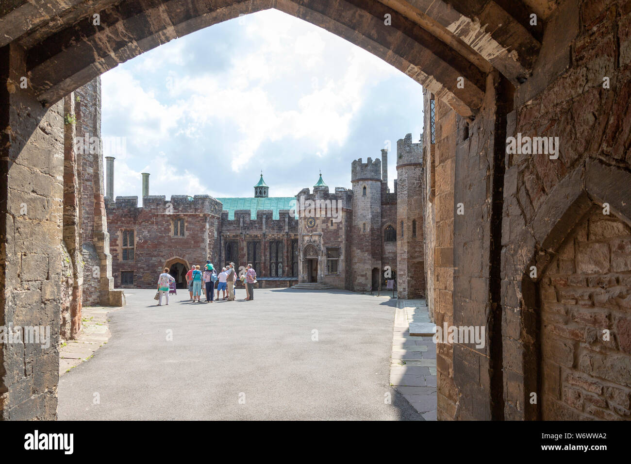 Berkeley castle interior hi-res stock photography and images - Alamy