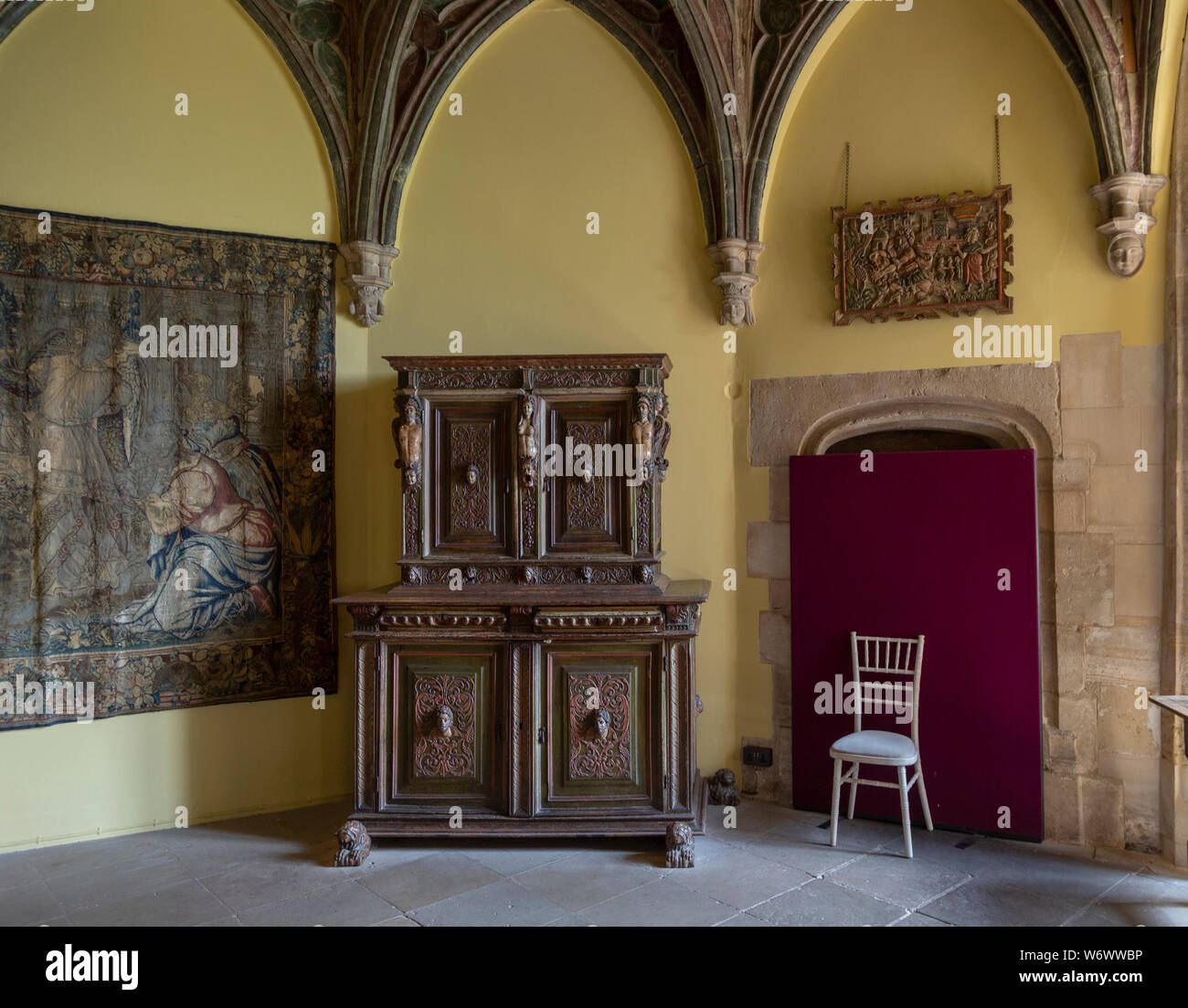Berkeley castle interior hi-res stock photography and images - Alamy