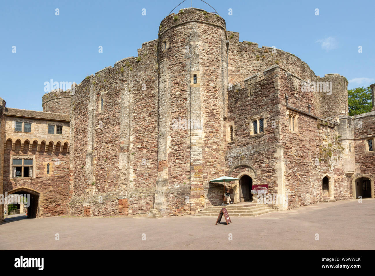 Historic castle keep within Berkeley castle, Gloucestershire, England ...