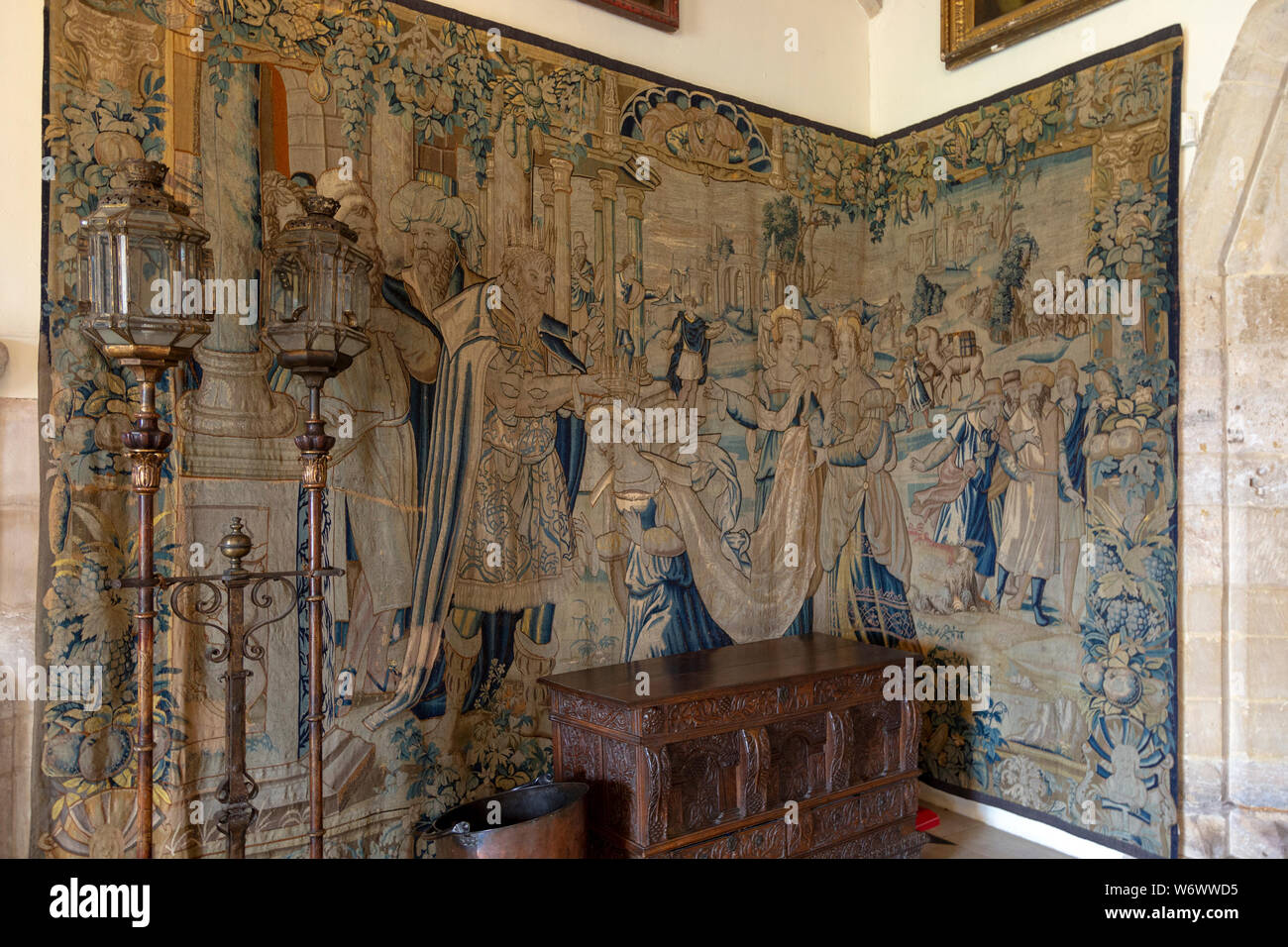 Medieval wall tapestry hi-res stock photography and images - Alamy