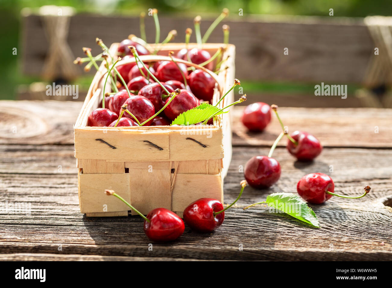 Wooden punnet hi-res stock photography and images - Alamy