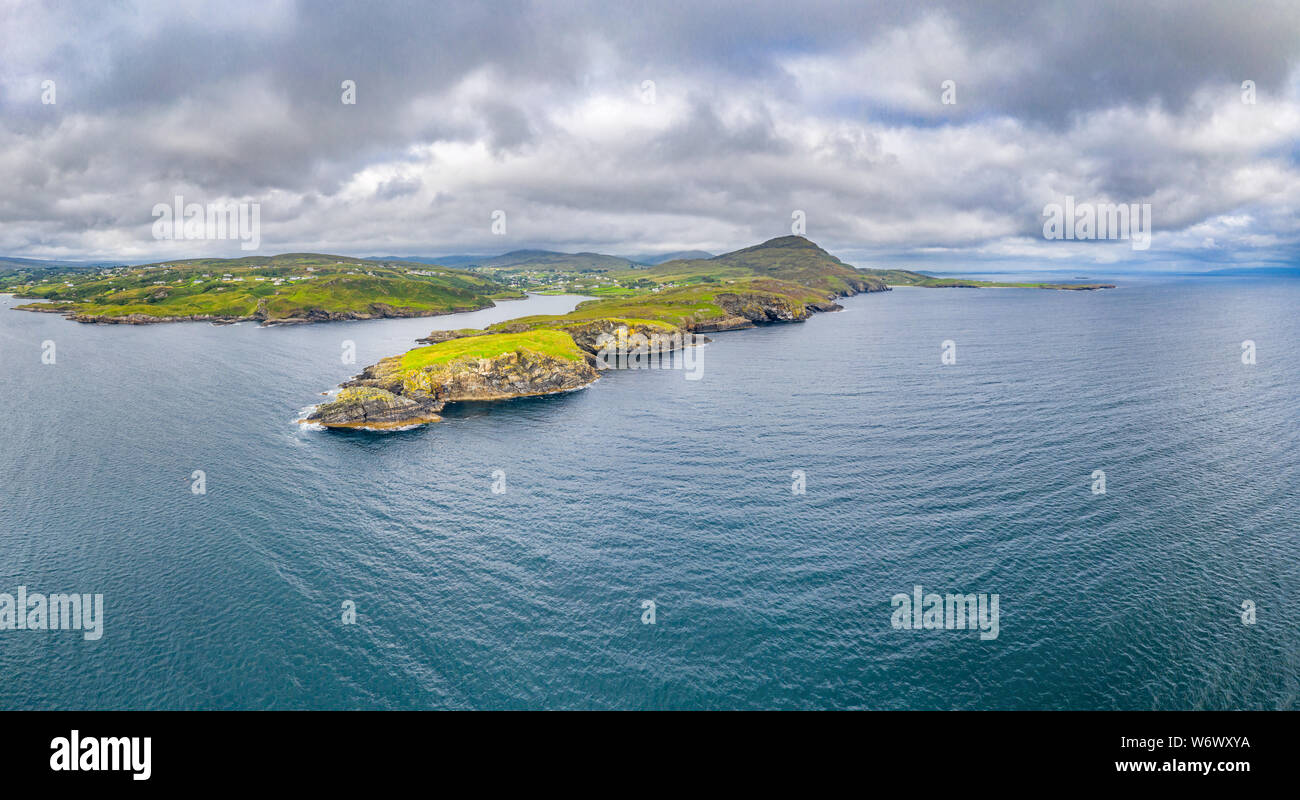 Teelin harbour donegal hi-res stock photography and images - Alamy