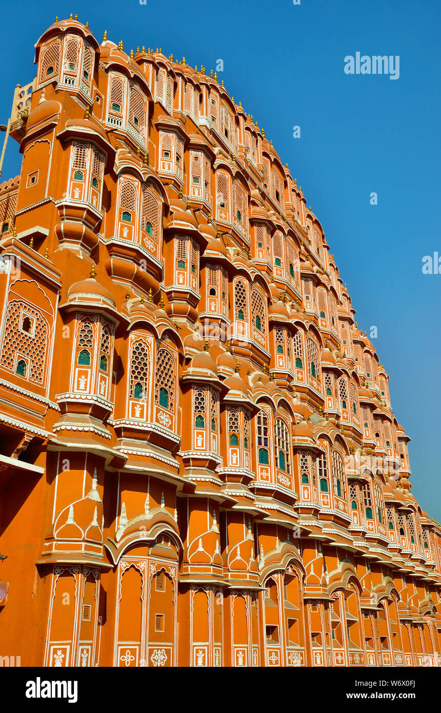 Pink palace hawa mahal hi-res stock photography and images - Alamy
