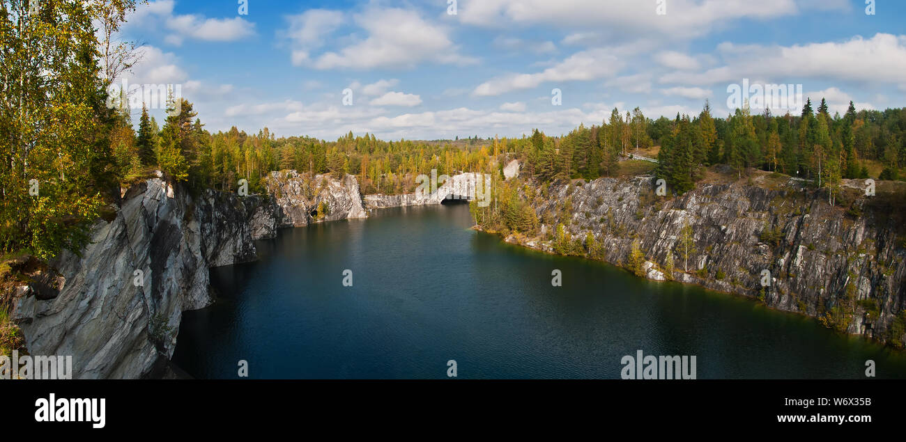 Rivers edge rocks trees hi-res stock photography and images - Alamy