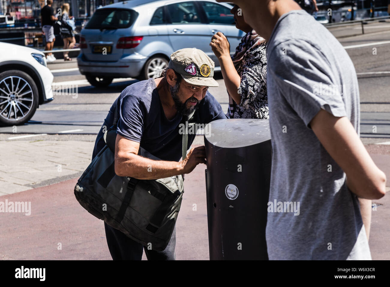 Pauper hi-res stock photography and images - Alamy