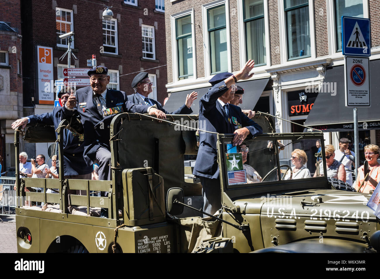 Dutch veterans at the parade on the 2018 Veterans' Day in The Hague ...