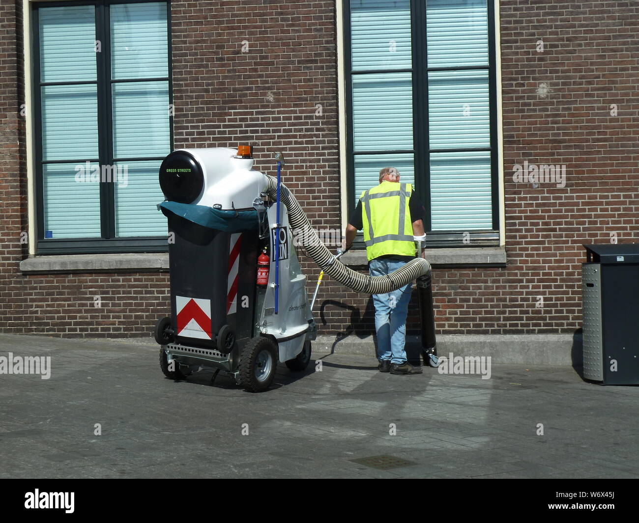 Street vacuum cleaner hi-res stock photography and images - Alamy