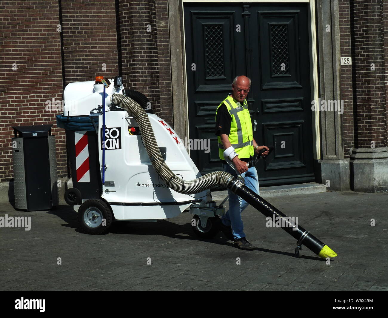 Street vacuum cleaner hi-res stock photography and images - Alamy