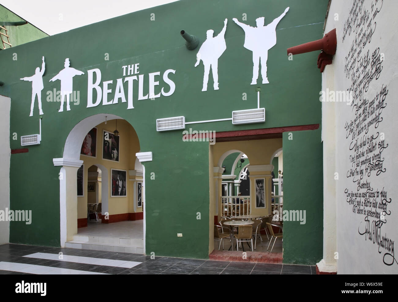 The beatles cafe hi-res stock photography and images - Alamy