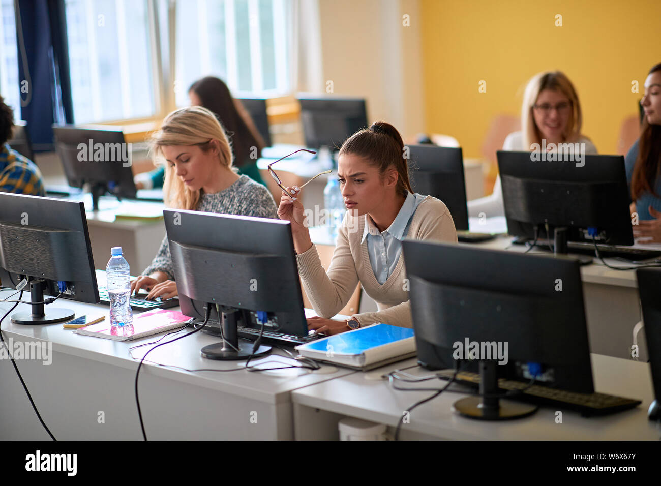 Student presentation computer hi-res stock photography and images - Alamy