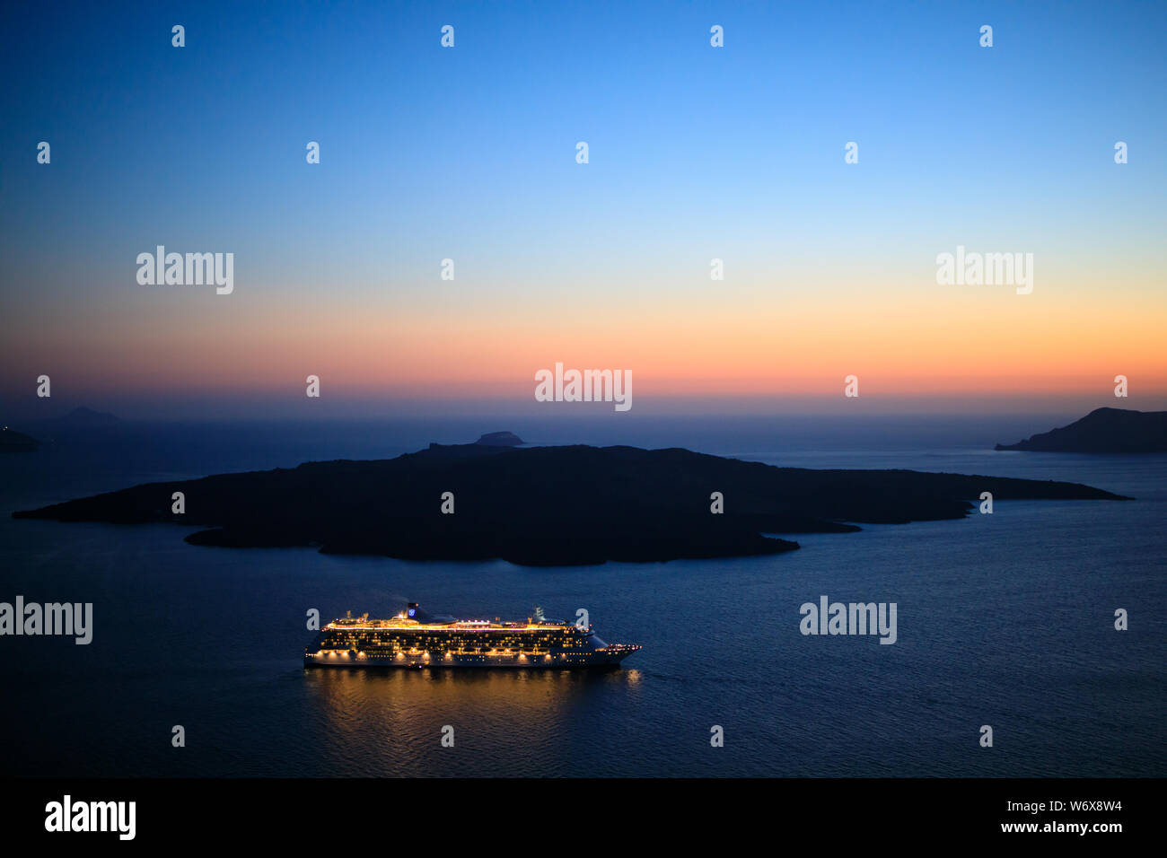Santorini greece sunset hi-res stock photography and images - Alamy
