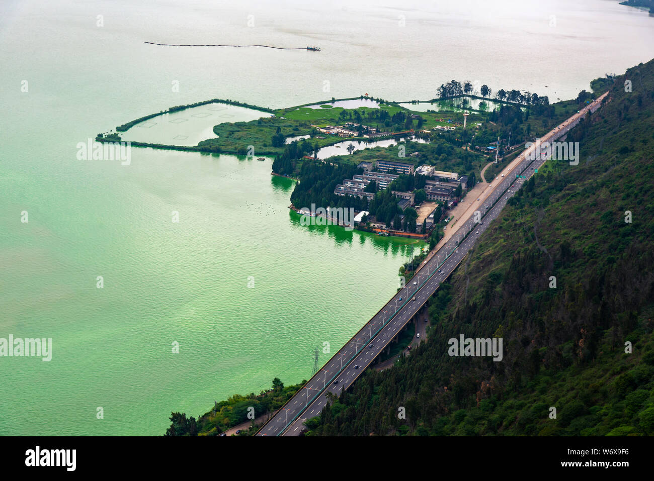 Dianchi lake hi-res stock photography and images - Alamy