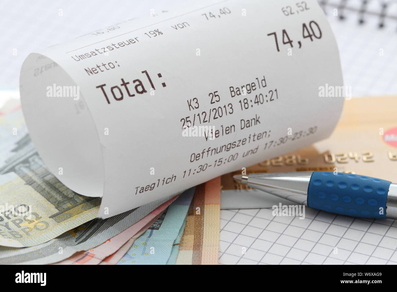 Restaurant Bill Receipt High Resolution Stock Photography and Images ...