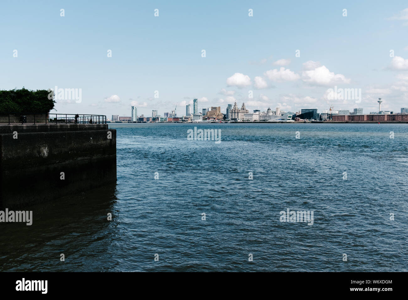 Liverpool from birkenhead england hi-res stock photography and images ...