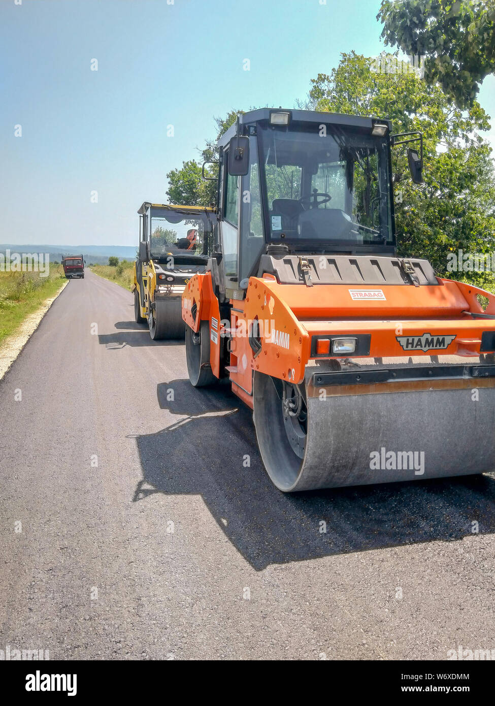 Asphalting machines hi-res stock photography and images - Alamy