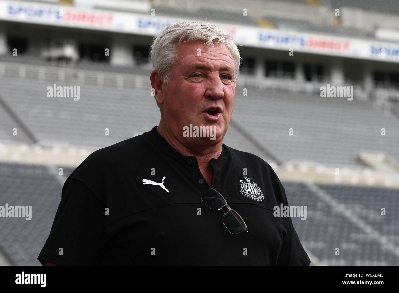 Steve bruce arrives hi-res stock photography and images - Alamy