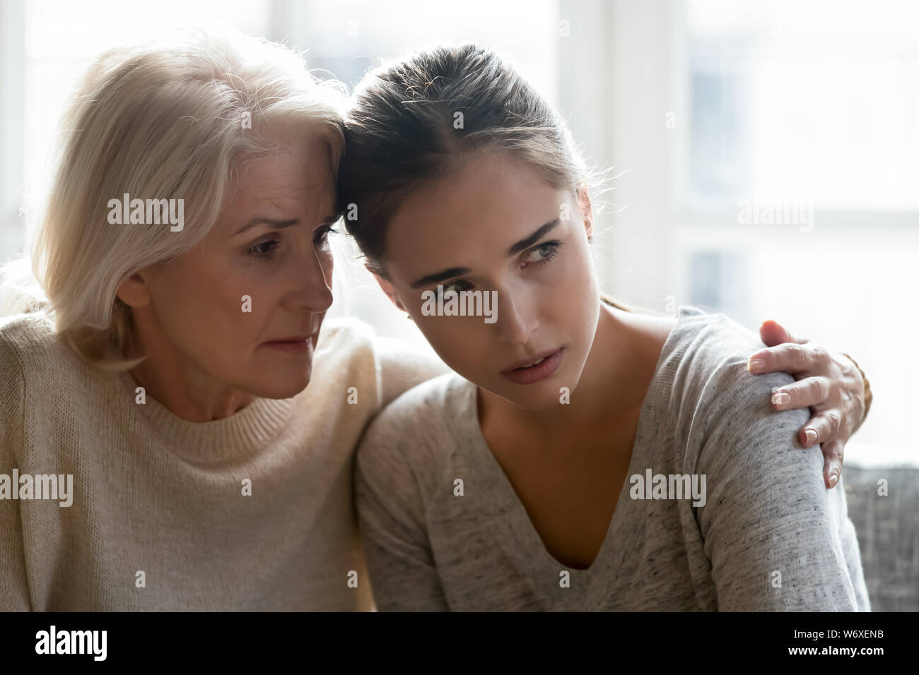 Grown up daughter and mother talk hi-res stock photography and images ...
