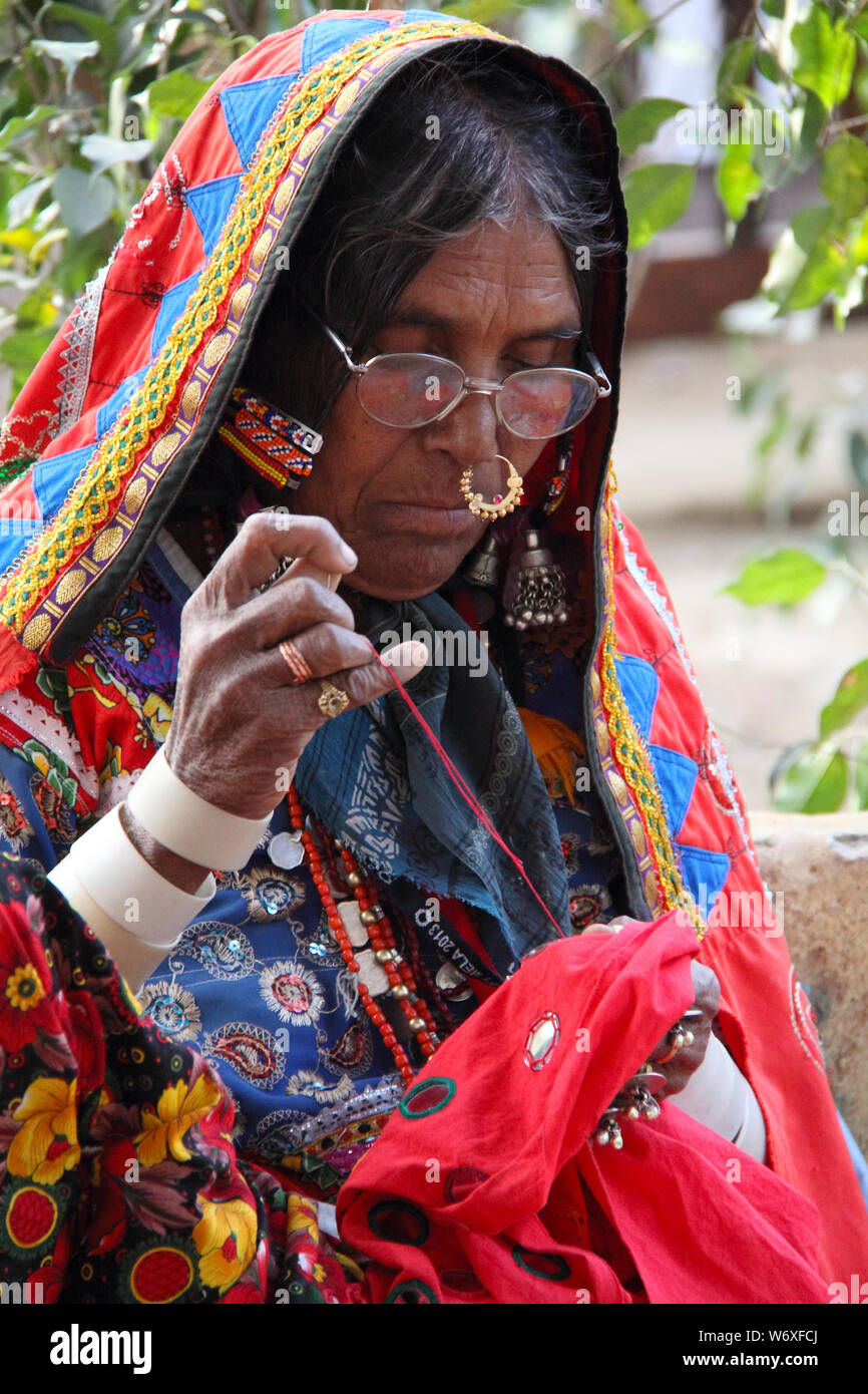 Rajasthani woman doing embroidery, Surajkund Crafts Mela, Surajkund ...