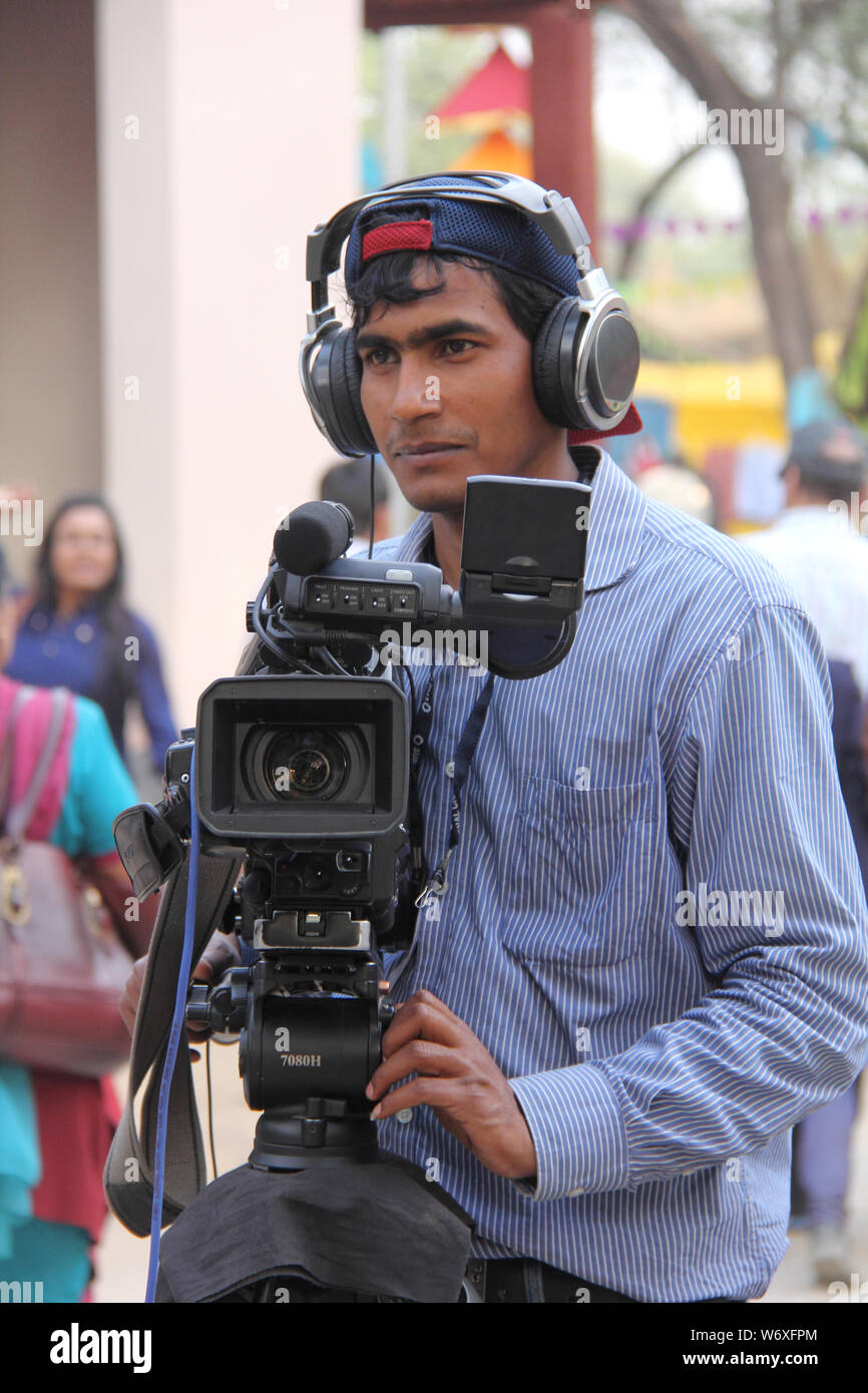 Technology crafts hi-res stock photography and images - Alamy