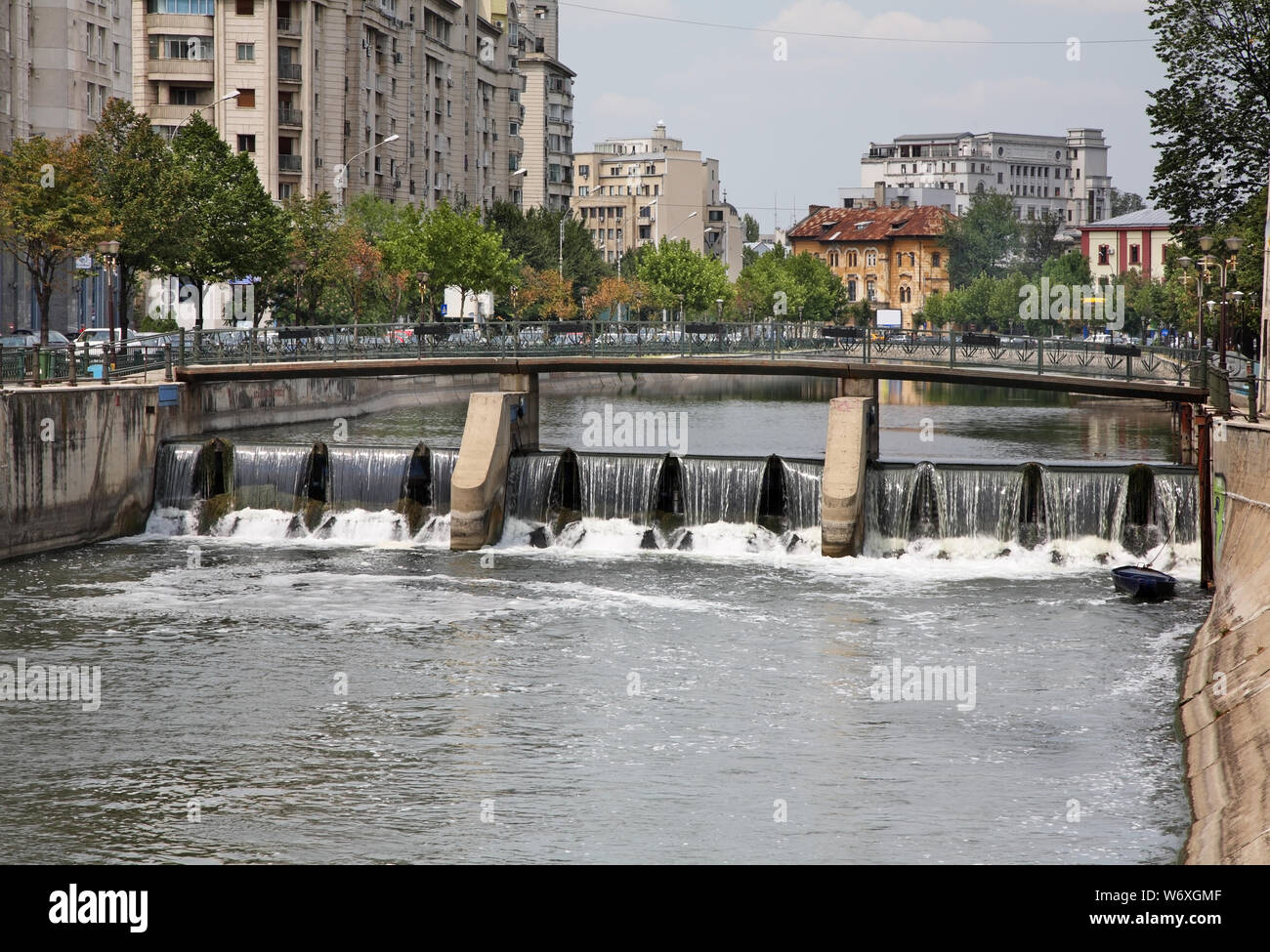 Romanian dam hi-res stock photography and images - Alamy
