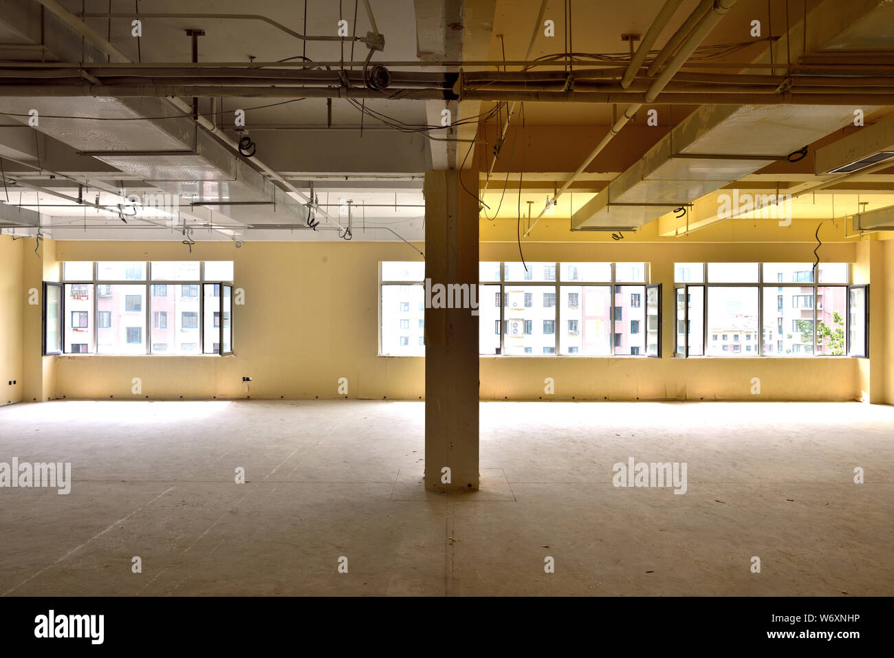 Empty storage structure hi-res stock photography and images - Alamy