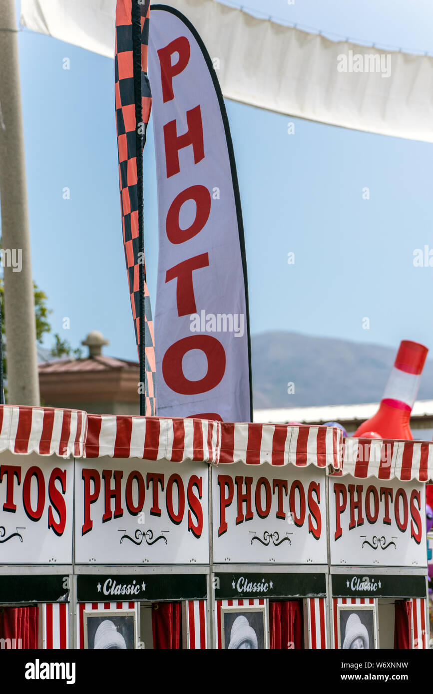 Photo booths hi-res stock photography and images - Alamy