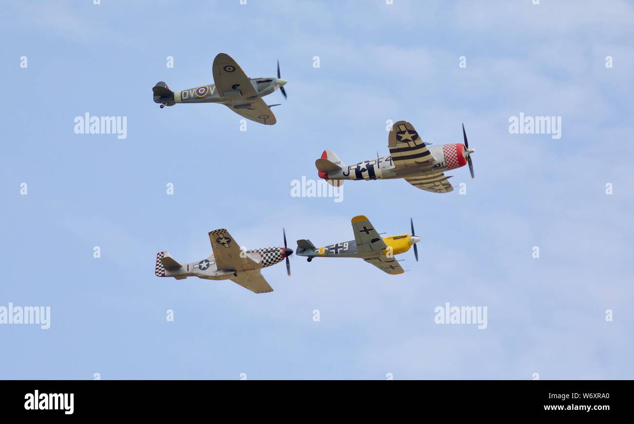 Ultimate Fighters Team - Collection of 4 warbirds P47 Thunderbolt ...
