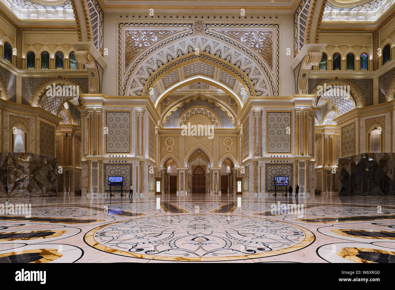 Qasr Al Watan [Palace of the Nation] Abu Dhabi - Interior view V Stock ...